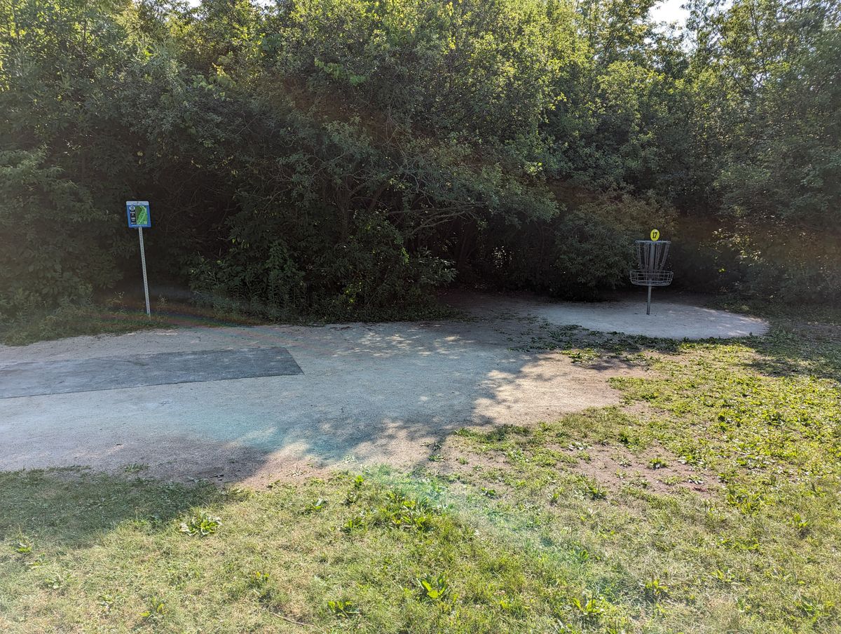 Lippold Park - Crystal Lake, Illinois | UDisc Disc Golf Course Directory